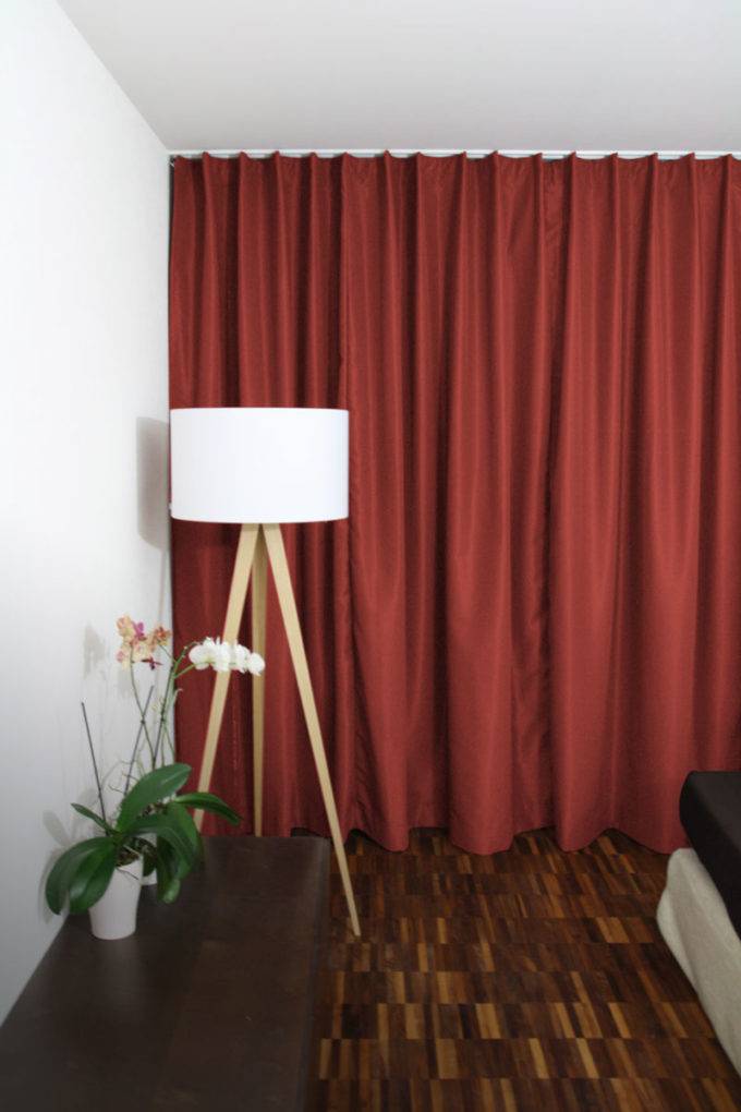 Roter Vorhang | Online-Preise | Gratis Stoffmuster - vorhang123.at